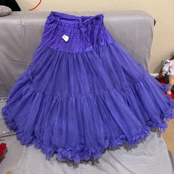Malco Modes | Skirts | Malco Modes Mid Calf Length Petticoat Size S ...